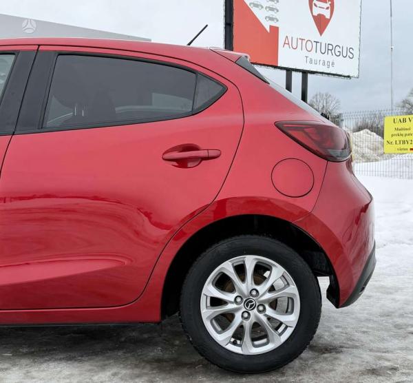 Sarkans Mazda 2 2016 Tauragė, ar dzinēja tilpumu 1.50 L un nobraukumu 185 tūkst. km par 4600 €, foto 9 vietnē AUTOMOTO.COM.LV