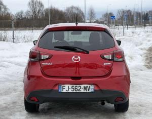 Red Mazda 2 2016 in Taurage, with an engine capacity of 1.50 L and mileage of 185 thousand km for 4600 €, photo 16 on AUTOMOTO.COM.LV
