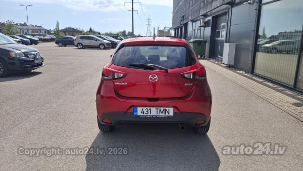 Sarkans Mazda 2 2017 Tartu, ar dzinēja tilpumu 1.50 L un nobraukumu 60 tūkst. km par 12990 €, foto 4 vietnē AUTOMOTO.COM.LV