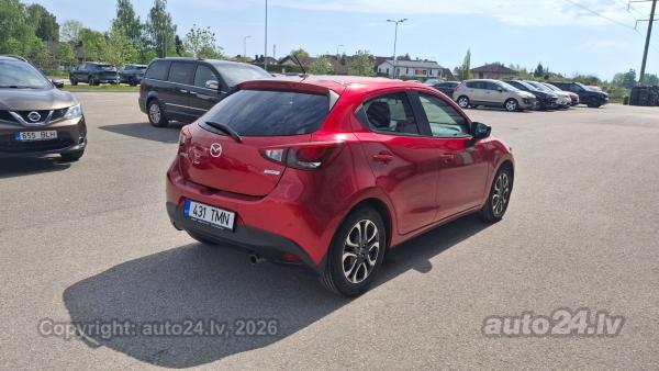 Sarkans Mazda 2 2017 Tartu, ar dzinēja tilpumu 1.50 L un nobraukumu 60 tūkst. km par 12990 €, foto 5 vietnē AUTOMOTO.COM.LV