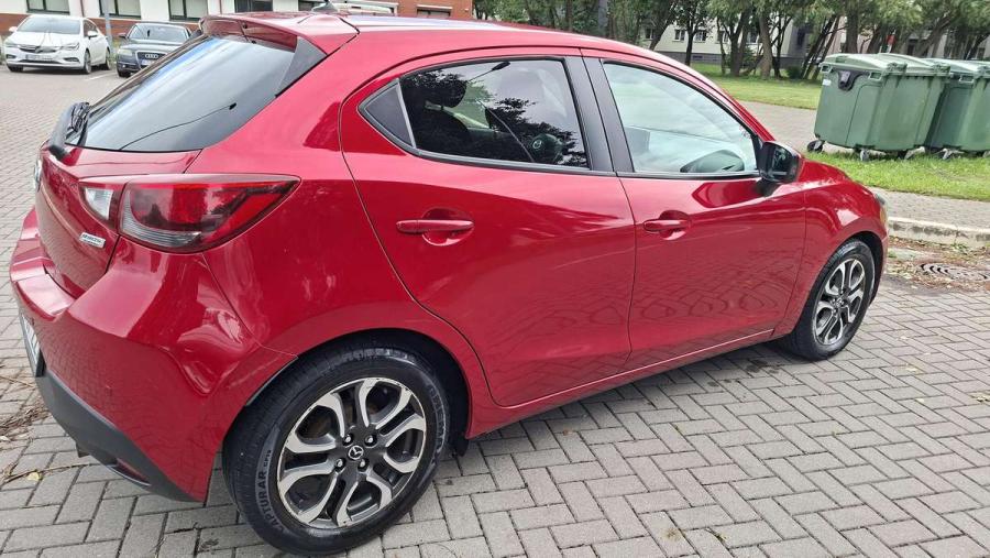 Sarkans Mazda 2 2017 Klaipėda, ar dzinēja tilpumu 1.50 L un nobraukumu 115 tūkst. km par 6000 €, foto 5 vietnē AUTOMOTO.COM.LV