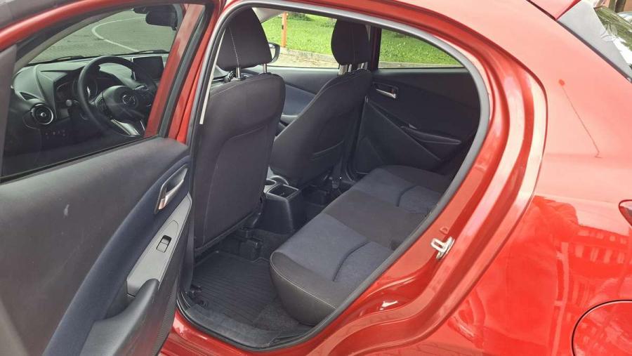Sarkans Mazda 2 2017 Klaipėda, ar dzinēja tilpumu 1.50 L un nobraukumu 115 tūkst. km par 6000 €, foto 11 vietnē AUTOMOTO.COM.LV