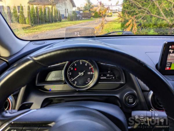 Red Mazda 2 2017 in Riga, with an engine capacity of 1.50 L and mileage of 98 thousand km for 9300 €, photo 9 on AUTOMOTO.COM.LV