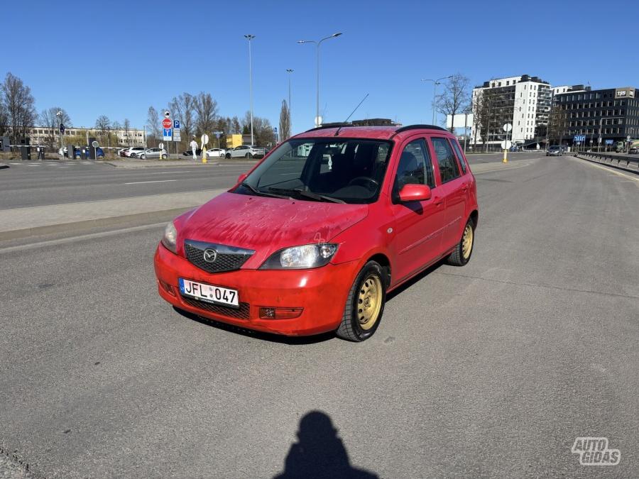 Red Mazda 2 2005 in Vilnius, with an engine capacity of 1.40 L and mileage of 176 thousand km for 380 €, photo 1 on AUTOMOTO.COM.LV