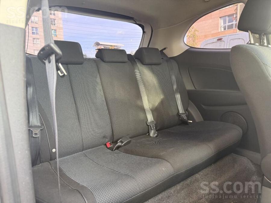 Balts Mazda 2 2009 Rīga, ar dzinēja tilpumu 1.40 L un nobraukumu 0 tūkst. km par 2500 €, foto 8 vietnē AUTOMOTO.COM.LV