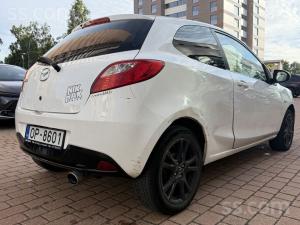 Balts Mazda 2 2009 Rīga, ar dzinēja tilpumu 1.40 L un nobraukumu 0 tūkst. km par 2500 €, foto 10 vietnē AUTOMOTO.COM.LV
