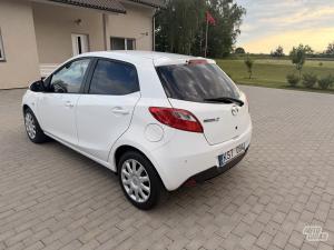 White Mazda 2 2010 in Marijampole, with an engine capacity of 1.50 L and mileage of 94 thousand km for 3500 €, photo 3 on AUTOMOTO.COM.LV