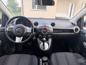 White Mazda 2 2010 in Marijampole, with an engine capacity of 1.50 L and mileage of 94 thousand km for 3500 €, photo 4 on AUTOMOTO.COM.LV