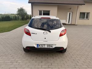 White Mazda 2 2010 in Marijampole, with an engine capacity of 1.50 L and mileage of 94 thousand km for 3500 €, photo 6 on AUTOMOTO.COM.LV