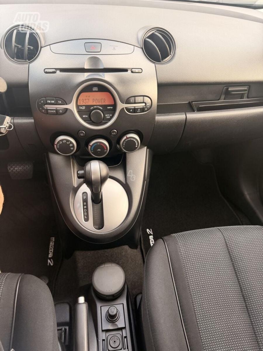 White Mazda 2 2010 in Marijampole, with an engine capacity of 1.50 L and mileage of 94 thousand km for 3500 €, photo 10 on AUTOMOTO.COM.LV