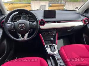 Белый Мазда 2 2015 в Таллин, объемом двигателя 1.50 л и пробегом 117 тыс. км за 8500 €, фото 13 на AUTOMOTO.COM.LV