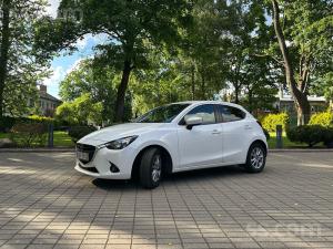 Balts Mazda 2 2016 Rīga, ar dzinēja tilpumu 1.50 L un nobraukumu 110 tūkst. km par 9200 €, foto 3 vietnē AUTOMOTO.COM.LV