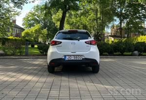 Balts Mazda 2 2016 Rīga, ar dzinēja tilpumu 1.50 L un nobraukumu 110 tūkst. km par 9200 €, foto 6 vietnē AUTOMOTO.COM.LV