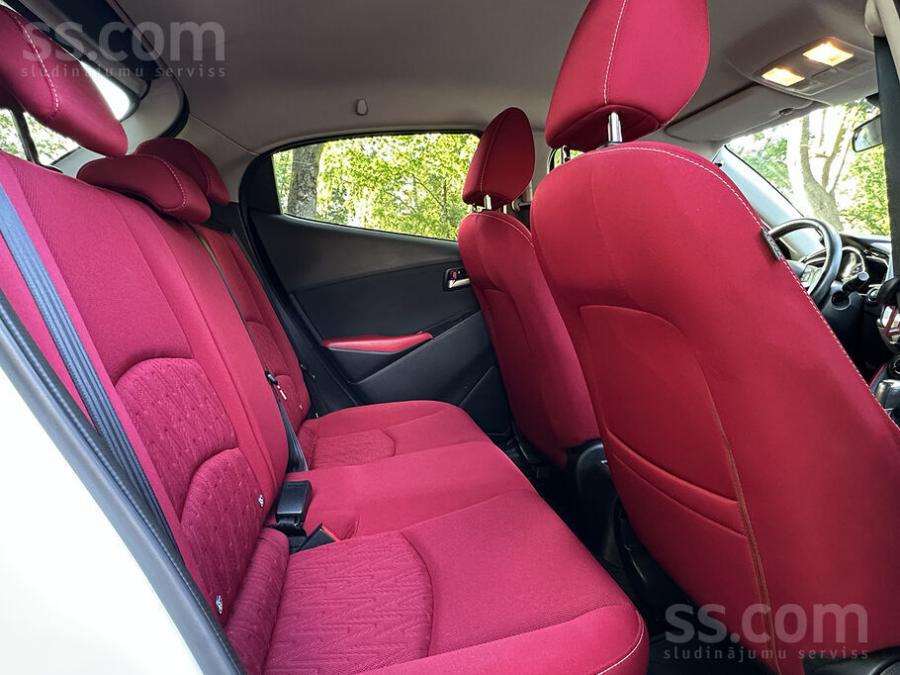 Balts Mazda 2 2016 Rīga, ar dzinēja tilpumu 1.50 L un nobraukumu 110 tūkst. km par 9200 €, foto 14 vietnē AUTOMOTO.COM.LV