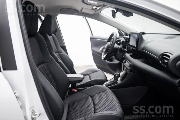 Balts Mazda 2 2022 Tallina, ar dzinēja tilpumu 1.50 L un nobraukumu 4 tūkst. km par 16999 €, foto 10 vietnē AUTOMOTO.COM.LV