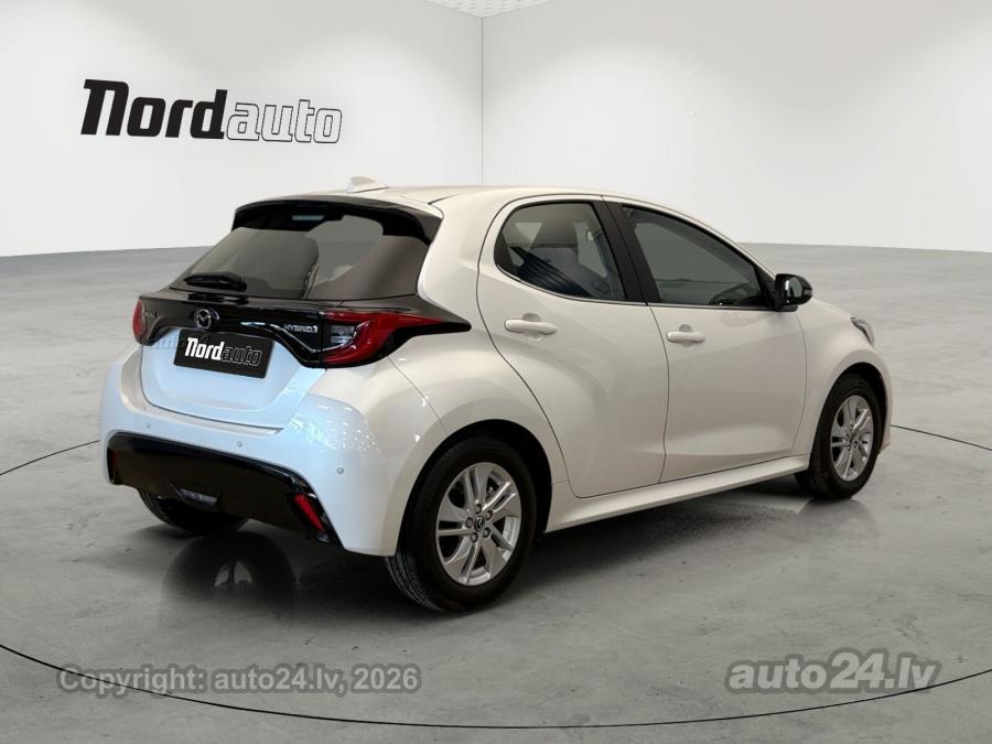 Balts Mazda 2 2022 Tallina, ar dzinēja tilpumu 1.50 L un nobraukumu 4 tūkst. km par 16900 €, foto 3 vietnē AUTOMOTO.COM.LV