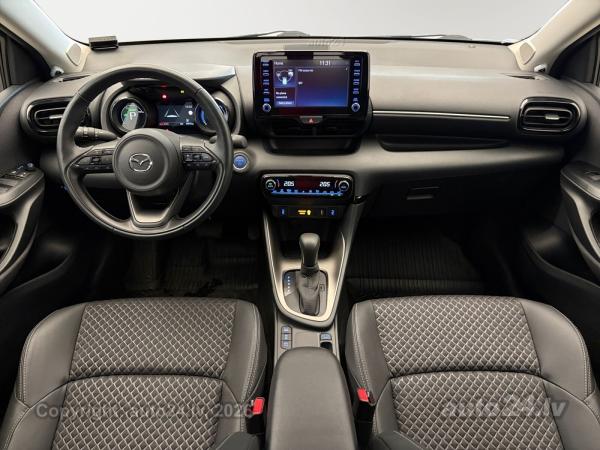 White Mazda 2 2022 in Tallinn, with an engine capacity of 1.50 L and mileage of 4 thousand km for 16900 €, photo 7 on AUTOMOTO.COM.LV