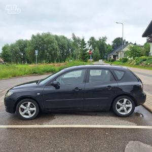 Black Mazda 3 2005 in Utena, with an engine capacity of 1.60 L and mileage of 216 thousand km for 1400 €, photo 4 on AUTOMOTO.COM.LV