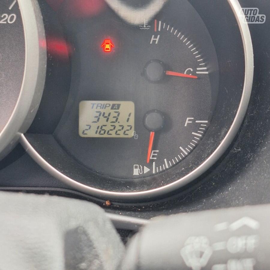 Black Mazda 3 2005 in Utena, with an engine capacity of 1.60 L and mileage of 216 thousand km for 1400 €, photo 9 on AUTOMOTO.COM.LV