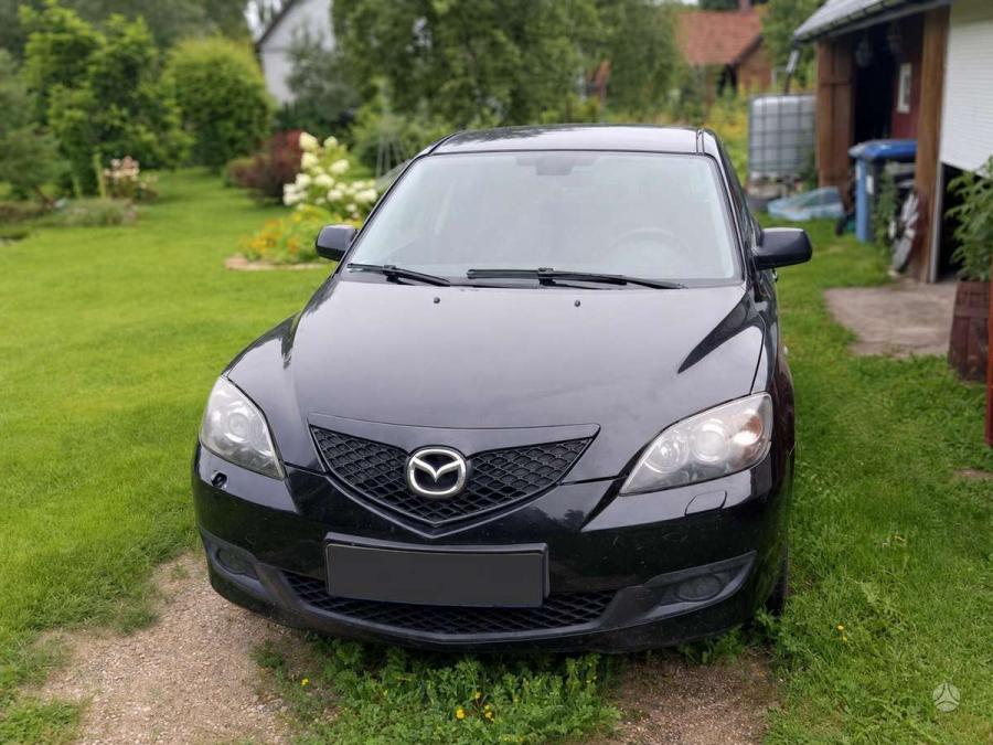 Black Mazda 3 2007 in Skuodas, with an engine capacity of 1.60 L and mileage of 136 thousand km for 1750 €, photo 4 on AUTOMOTO.COM.LV