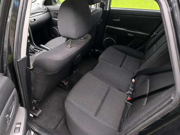 Black Mazda 3 2007 in Skuodas, with an engine capacity of 1.60 L and mileage of 136 thousand km for 1750 €, photo 6 on AUTOMOTO.COM.LV