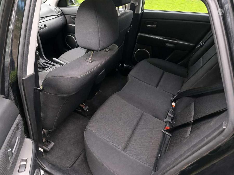 Black Mazda 3 2007 in Skuodas, with an engine capacity of 1.60 L and mileage of 136 thousand km for 1750 €, photo 7 on AUTOMOTO.COM.LV