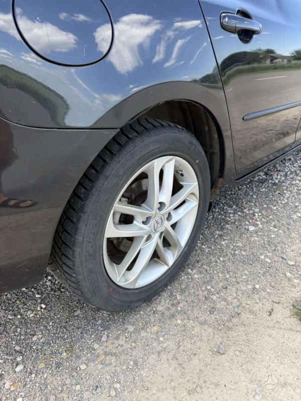 Black Mazda 3 2008 in Kaunas, with an engine capacity of 1.60 L and mileage of 299 thousand km for 950 €, photo 8 on AUTOMOTO.COM.LV