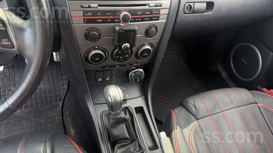 Black Mazda 3 2008 in Riga, with an engine capacity of 2.00 L and mileage of 267 thousand km for 2300 €, photo 5 on AUTOMOTO.COM.LV