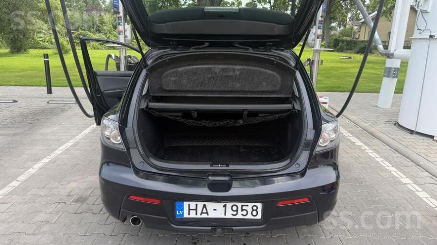 Black Mazda 3 2008 in Riga, with an engine capacity of 2.00 L and mileage of 267 thousand km for 2300 €, photo 9 on AUTOMOTO.COM.LV