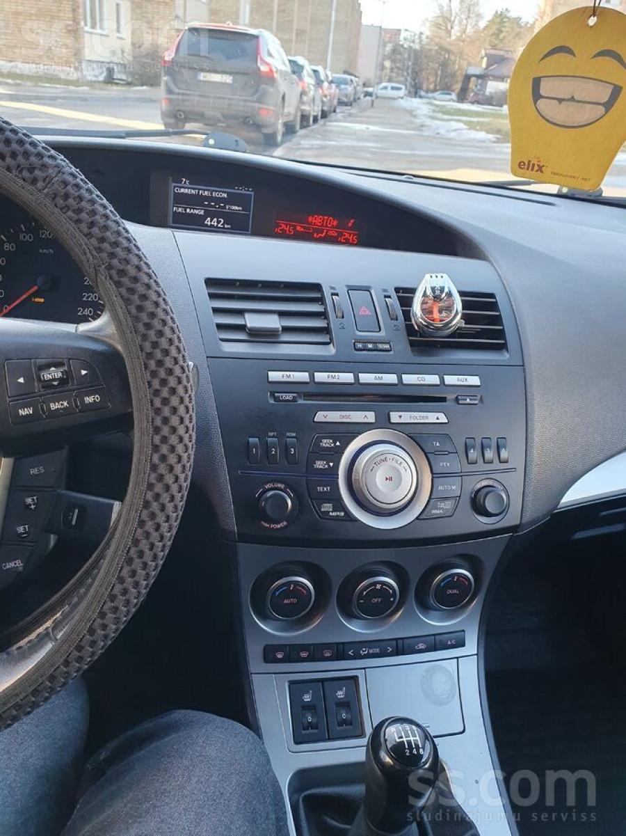 Melns Mazda 3 2010 Rīga, ar dzinēja tilpumu 2.00 L un nobraukumu 173 tūkst. km par 3000 €, foto 4 vietnē AUTOMOTO.COM.LV