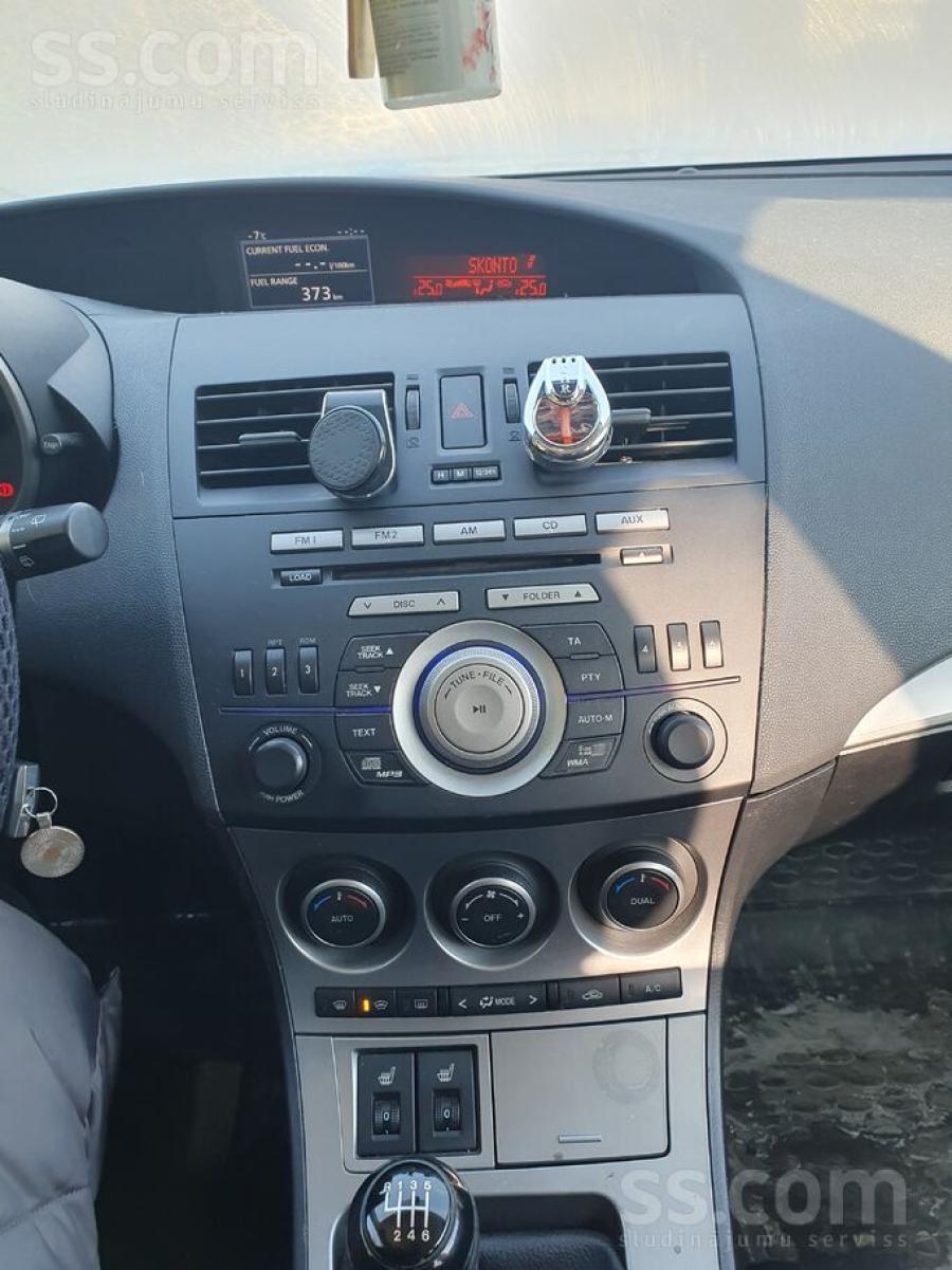 Melns Mazda 3 2010 Rīga, ar dzinēja tilpumu 2.00 L un nobraukumu 174 tūkst. km par 2500 €, foto 5 vietnē AUTOMOTO.COM.LV