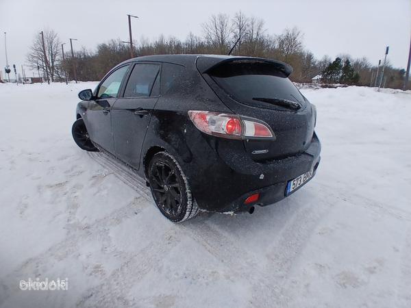 Black Mazda 3 2010 in Tallinn, with an engine capacity of 1.60 L and mileage of 241 thousand km for 2900 €, photo 5 on AUTOMOTO.COM.LV