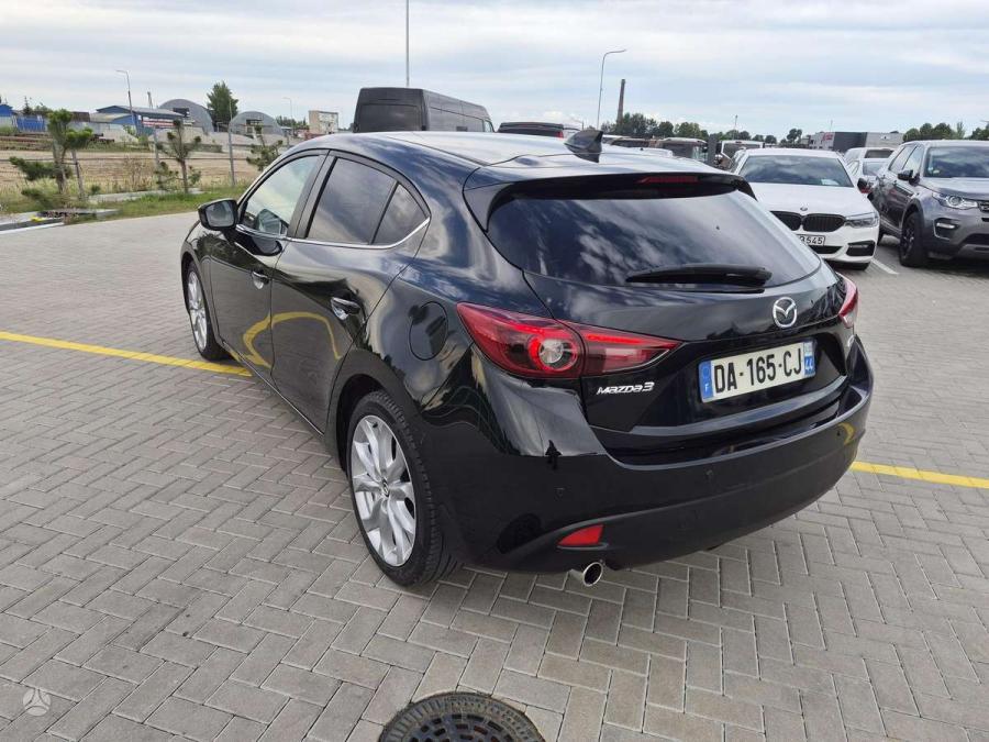 Melns Mazda 3 2013 Tauragė, ar dzinēja tilpumu 2.19 L un nobraukumu 177 tūkst. km par 4300 €, foto 8 vietnē AUTOMOTO.COM.LV