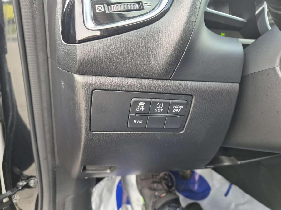 Melns Mazda 3 2013 Tauragė, ar dzinēja tilpumu 2.19 L un nobraukumu 177 tūkst. km par 4300 €, foto 17 vietnē AUTOMOTO.COM.LV