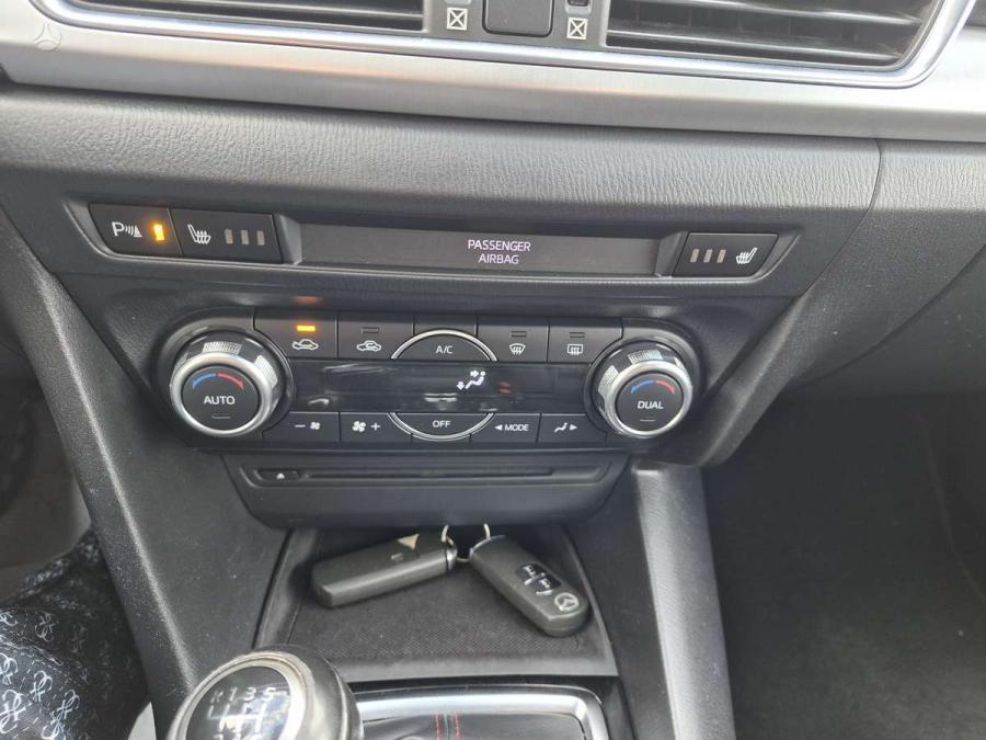 Melns Mazda 3 2013 Tauragė, ar dzinēja tilpumu 2.19 L un nobraukumu 177 tūkst. km par 4300 €, foto 19 vietnē AUTOMOTO.COM.LV
