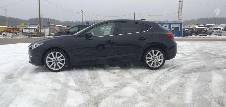 Black Mazda 3 2014 in Vilnius, with an engine capacity of 2.19 L and mileage of 136 thousand km for 5700 €, photo 2 on AUTOMOTO.COM.LV