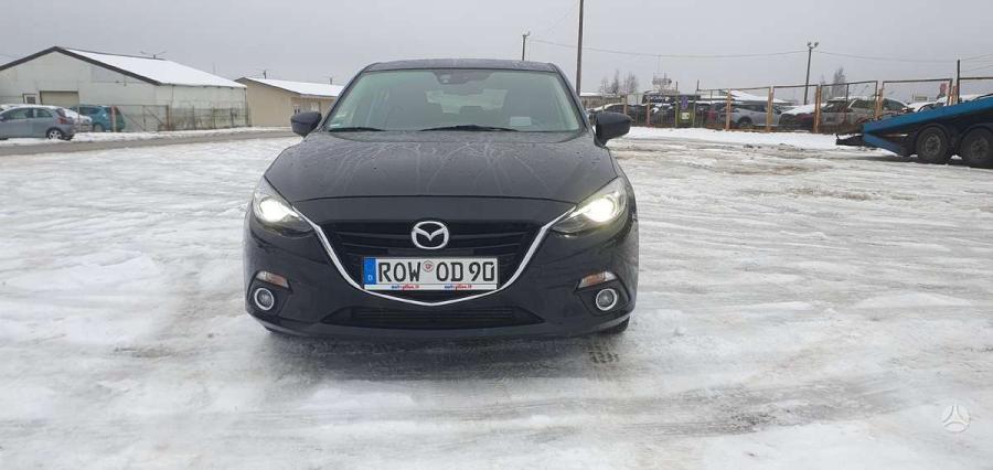 Black Mazda 3 2014 in Vilnius, with an engine capacity of 2.19 L and mileage of 136 thousand km for 5700 €, photo 3 on AUTOMOTO.COM.LV
