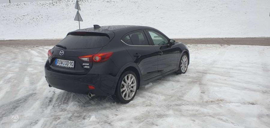 Black Mazda 3 2014 in Vilnius, with an engine capacity of 2.19 L and mileage of 136 thousand km for 5700 €, photo 6 on AUTOMOTO.COM.LV