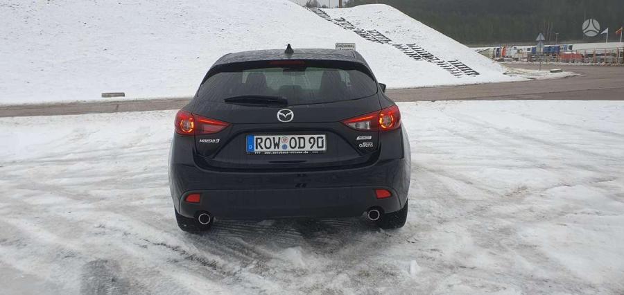 Black Mazda 3 2014 in Vilnius, with an engine capacity of 2.19 L and mileage of 136 thousand km for 5700 €, photo 7 on AUTOMOTO.COM.LV