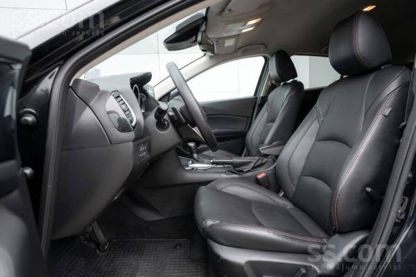 Mazda 3 2014 in Jelgava on AUTOMOTO.COM.LV Black Mazda 3 2014 in Jelgava, with an engine capacity of 2.20 L and mileage of 136 thousand km for 6690 €, photo 10 on AUTOMOTO.COM.LV