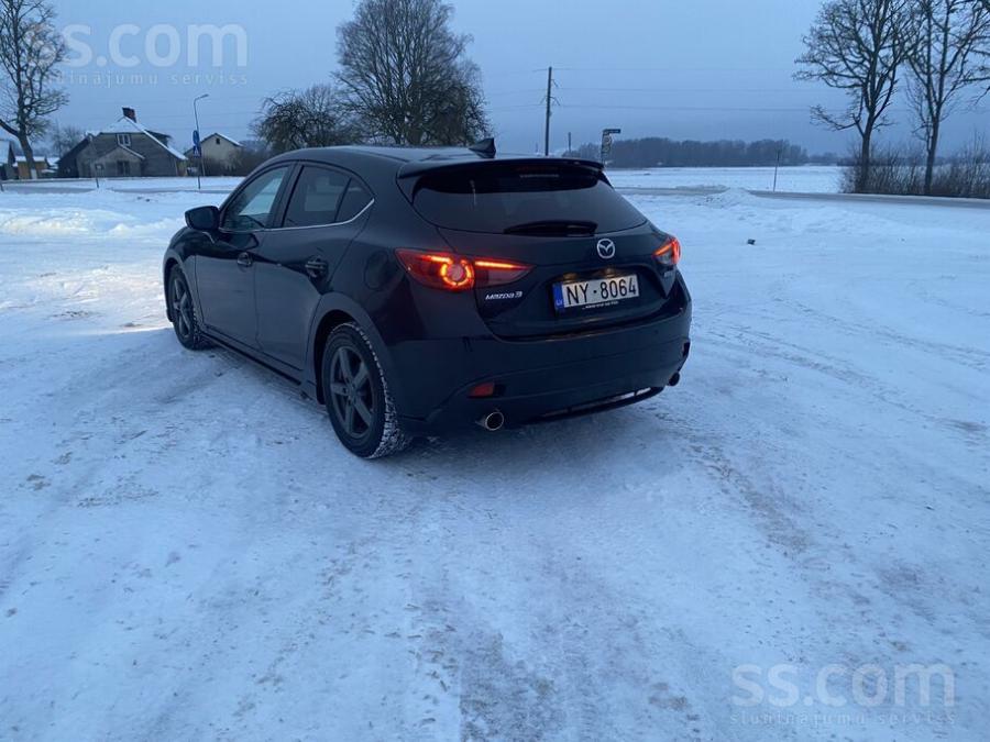 Black Mazda 3 2015 in Cesis, with an engine capacity of 2.20 L and mileage of 251 thousand km for 8500 €, photo 3 on AUTOMOTO.COM.LV