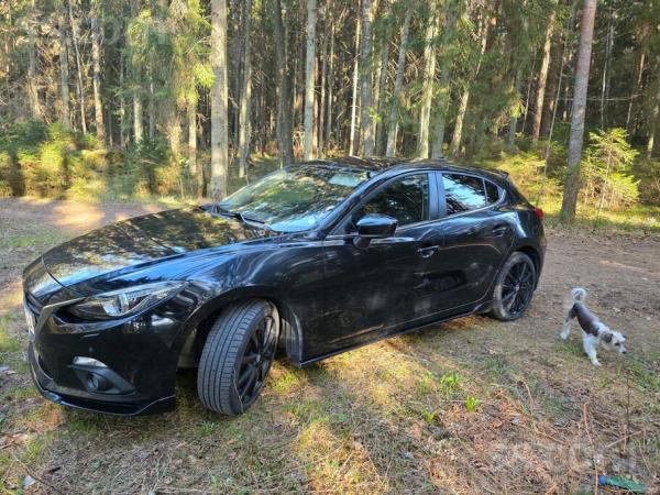 Black Mazda 3 2015 in Cesis, with an engine capacity of 2.20 L and mileage of 257 thousand km for 5900 €, photo 4 on AUTOMOTO.COM.LV