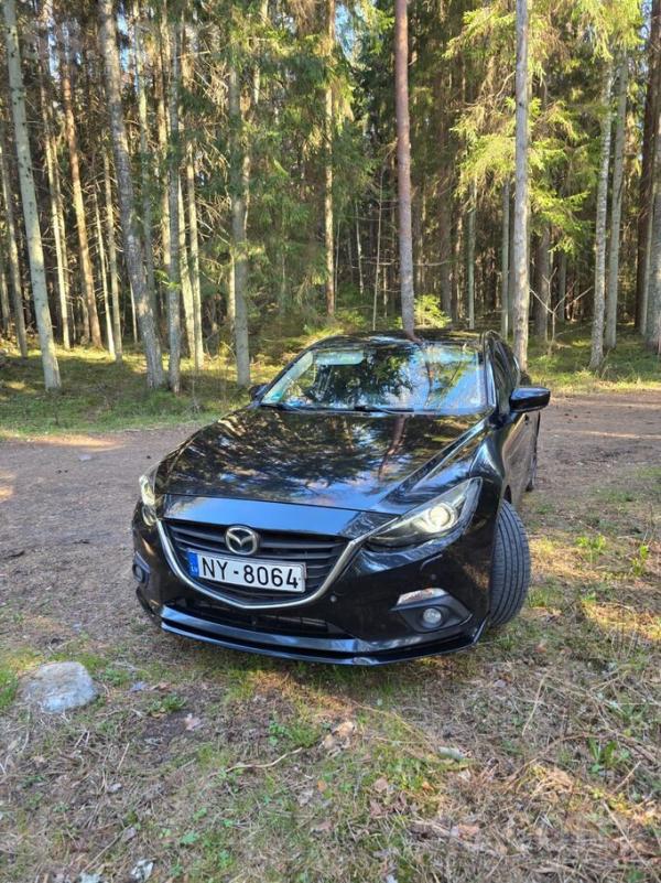 Black Mazda 3 2015 in Cesis, with an engine capacity of 2.20 L and mileage of 257 thousand km for 5900 €, photo 5 on AUTOMOTO.COM.LV