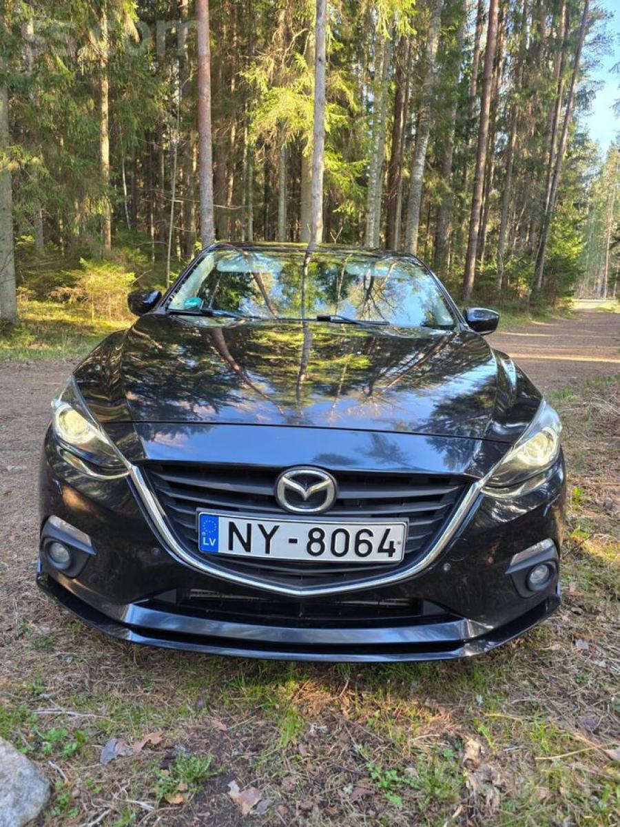 Black Mazda 3 2015 in Cesis, with an engine capacity of 2.20 L and mileage of 257 thousand km for 5900 €, photo 7 on AUTOMOTO.COM.LV
