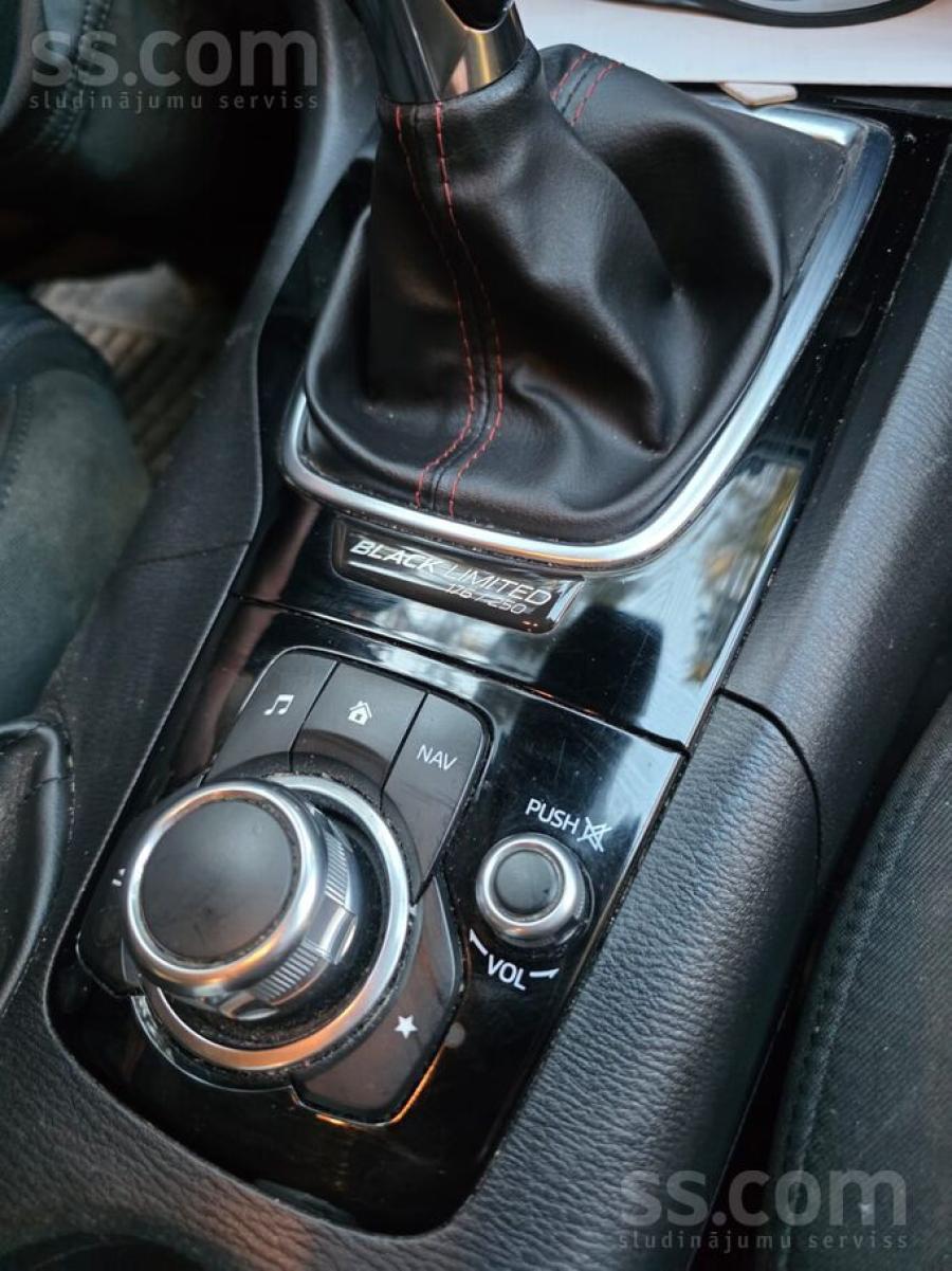 Black Mazda 3 2015 in Cesis, with an engine capacity of 2.20 L and mileage of 257 thousand km for 5900 €, photo 13 on AUTOMOTO.COM.LV
