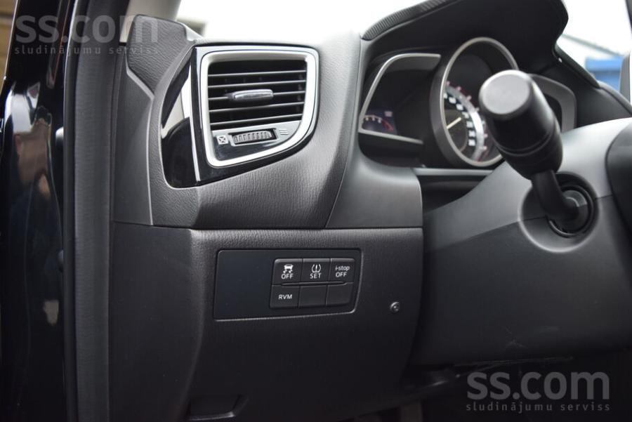 Black Mazda 3 2015 in Riga, with an engine capacity of 2.00 L and mileage of 130 thousand km for 7500 €, photo 10 on AUTOMOTO.COM.LV