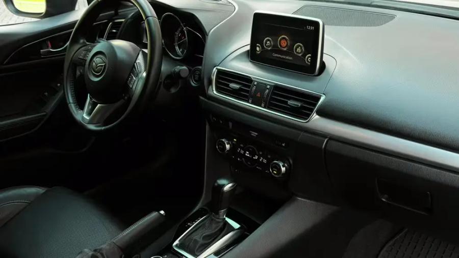 Melns Mazda 3 2015 Jelgava, ar dzinēja tilpumu 2.20 L un nobraukumu 143 tūkst. km par 7500 €, foto 10 vietnē AUTOMOTO.COM.LV