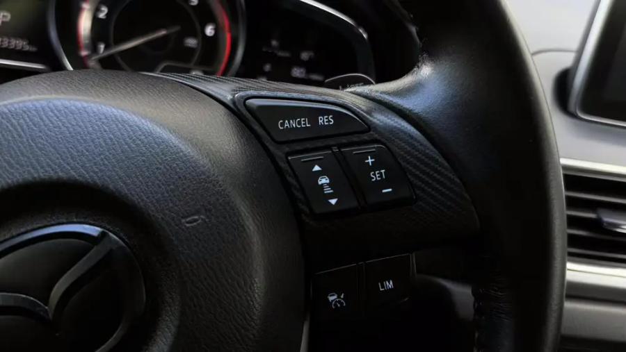 Melns Mazda 3 2015 Jelgava, ar dzinēja tilpumu 2.20 L un nobraukumu 143 tūkst. km par 7500 €, foto 15 vietnē AUTOMOTO.COM.LV