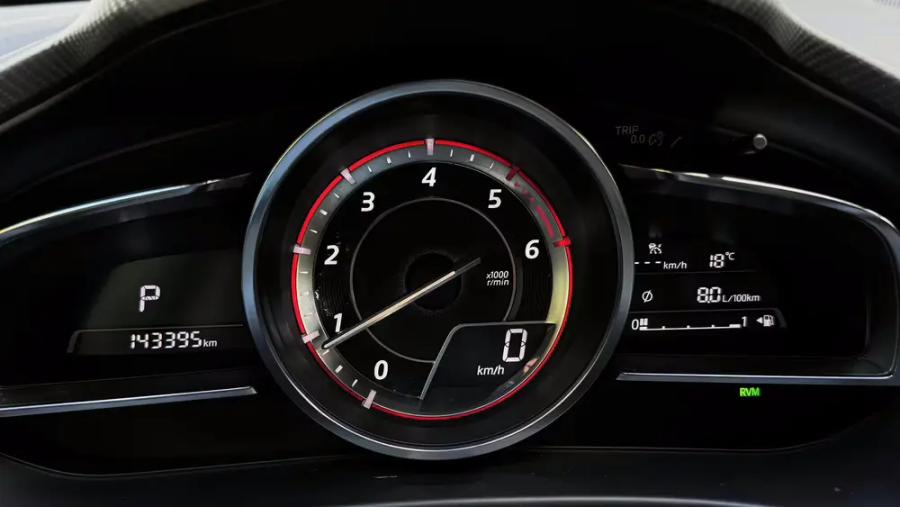 Melns Mazda 3 2015 Jelgava, ar dzinēja tilpumu 2.20 L un nobraukumu 143 tūkst. km par 7500 €, foto 17 vietnē AUTOMOTO.COM.LV