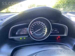 Melns Mazda 3 2015 Cēsis, ar dzinēja tilpumu 2.20 L un nobraukumu 258 tūkst. km par 5700 €, foto 11 vietnē AUTOMOTO.COM.LV